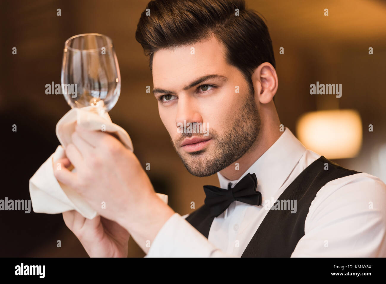 Waiter hi-res stock photography and images - Alamy