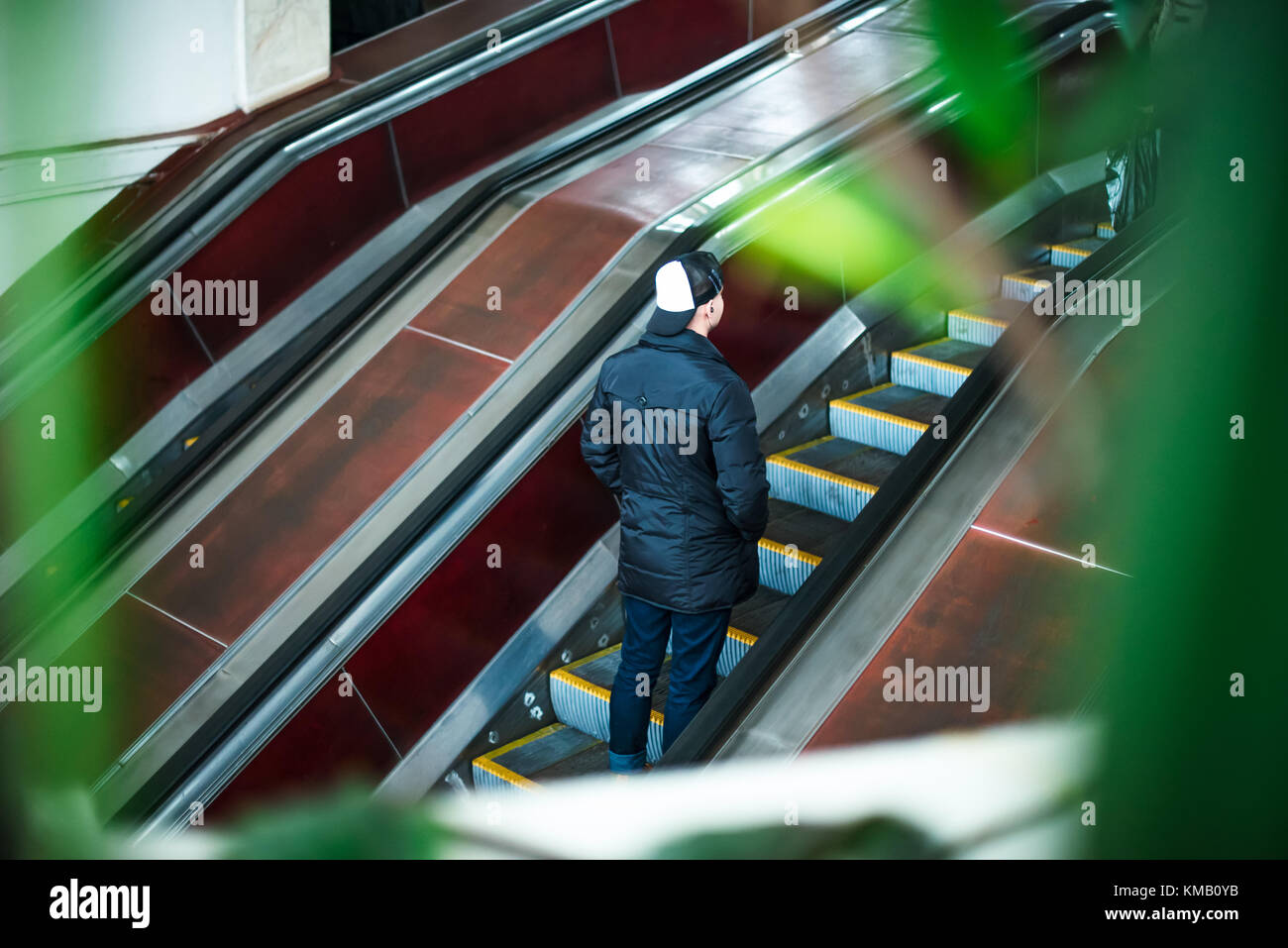 Escalator side view hi-res stock photography and images - Alamy