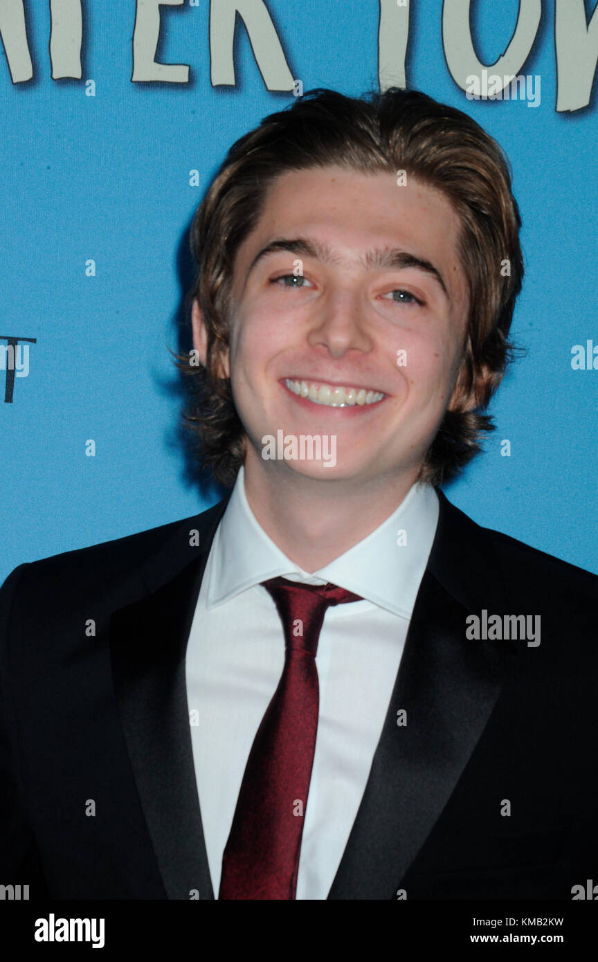 Austin abrams hi-res stock photography and images - Alamy