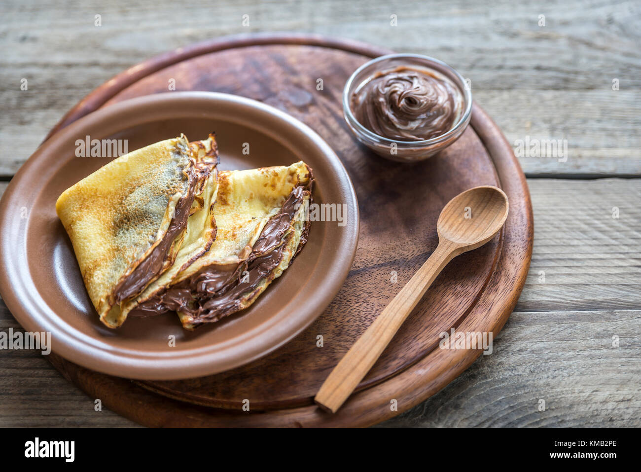 Crepes dark chocolate sauce hi-res stock photography and images - Alamy