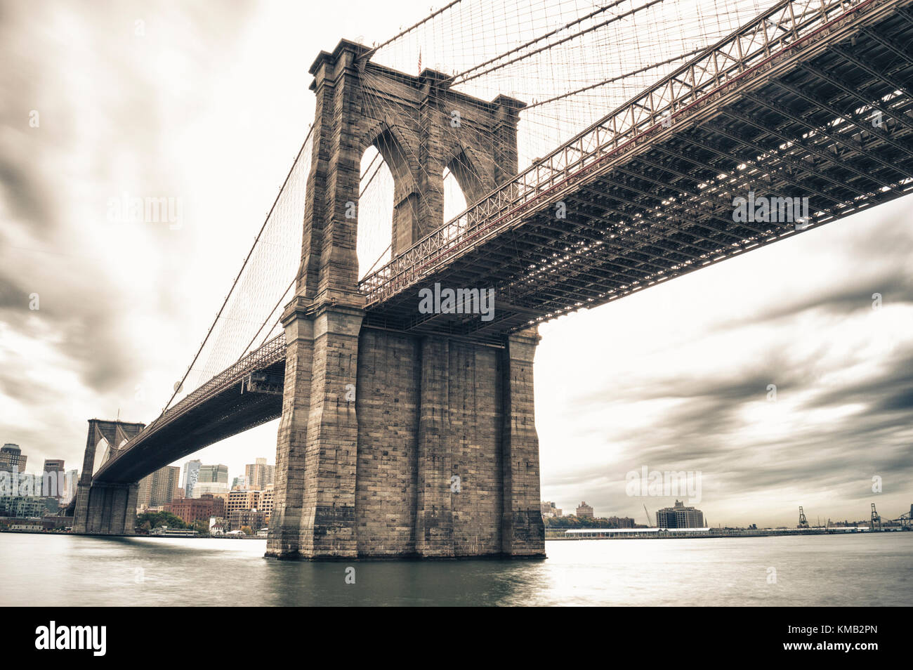 HDR view of Brooklyn Bridge from Manhattan Stock Photo - Alamy