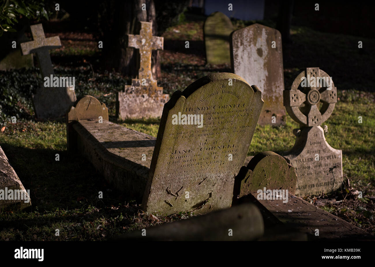 Victorian headstone hi-res stock photography and images - Alamy