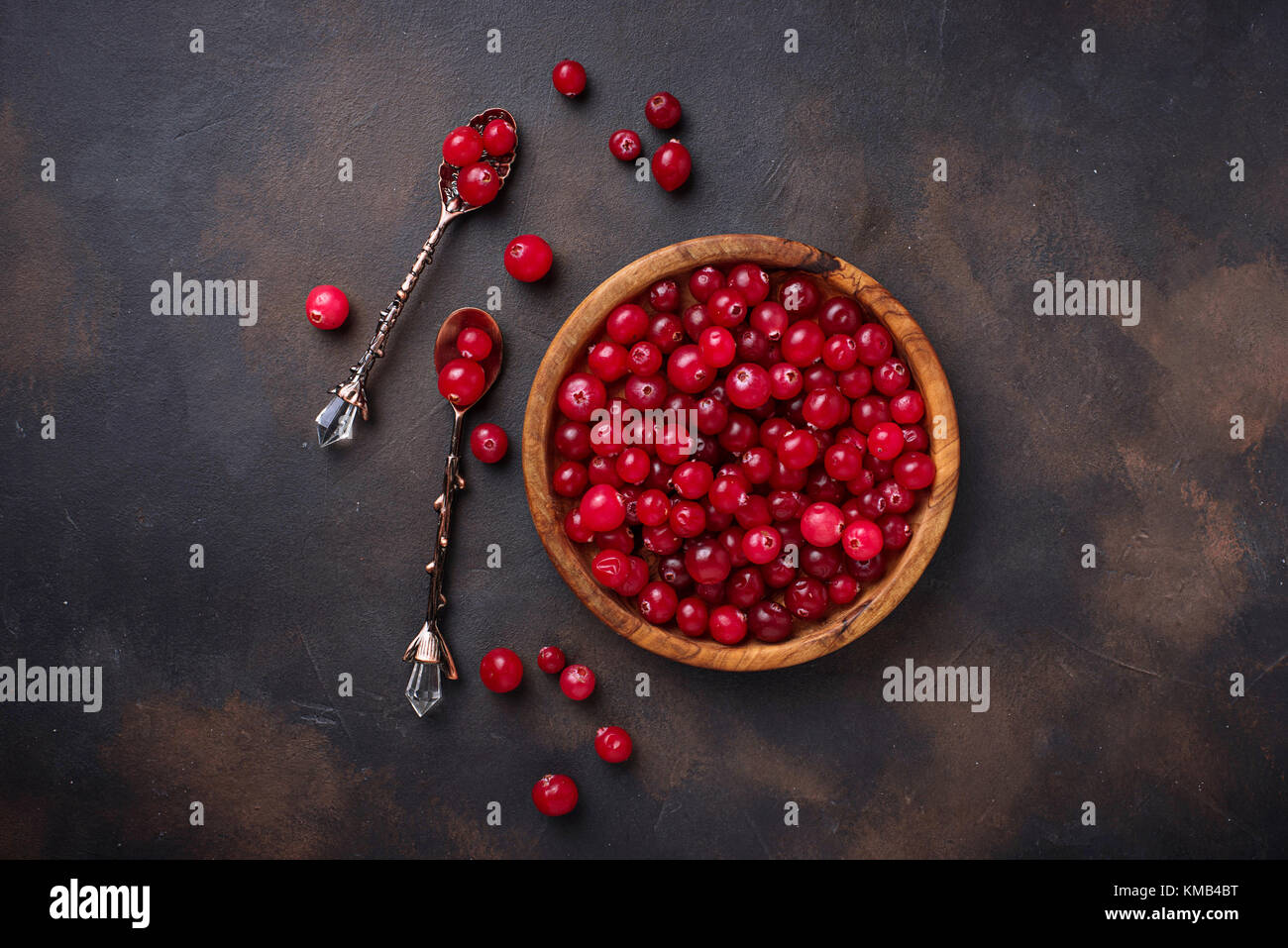Fresh ripe cranberry in wooden bowl Stock Photo - Alamy