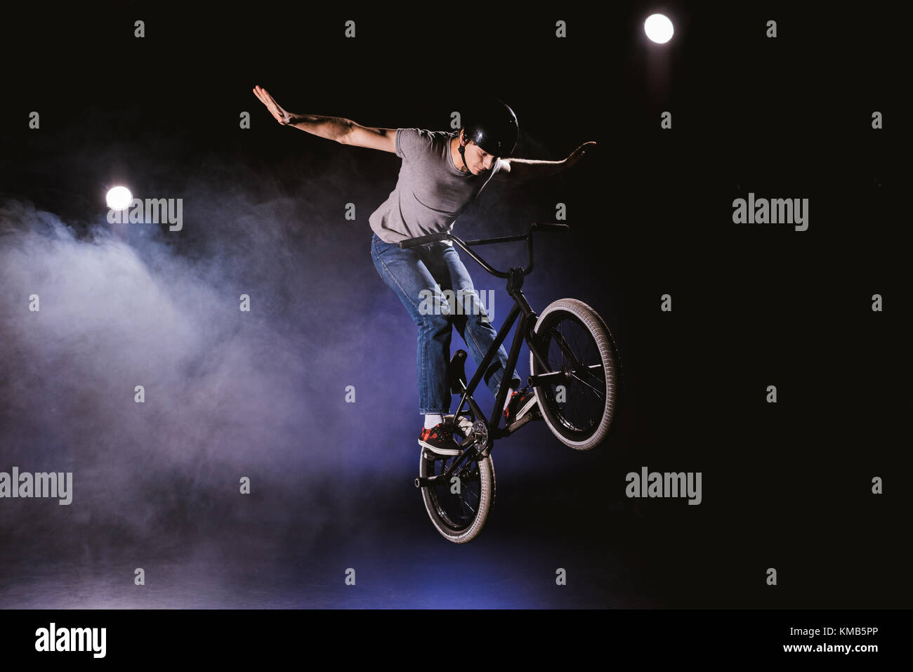 bmx cyclist performing stunt Stock Photo - Alamy
