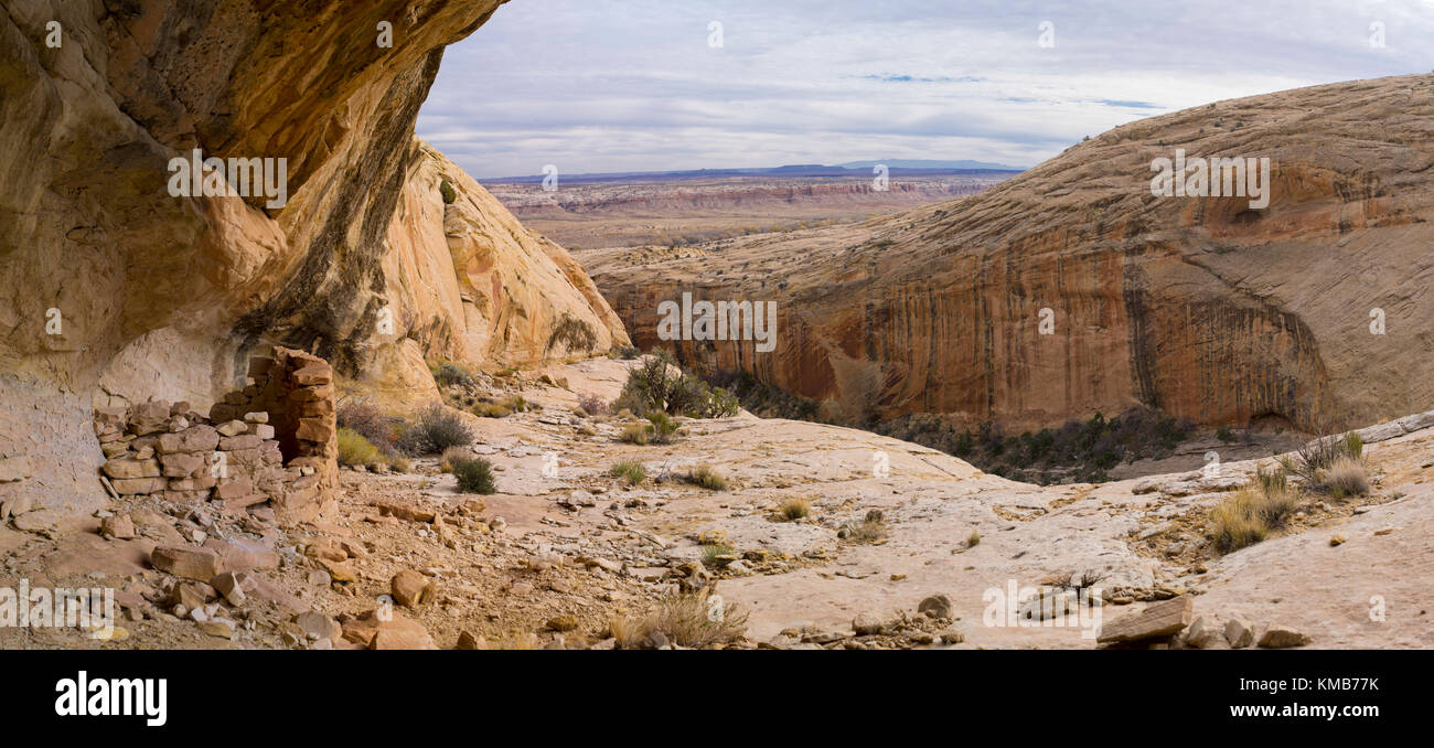 Panoramic view of the Eagles Nest ruin, an Anasazi ruin, on the Comb ...