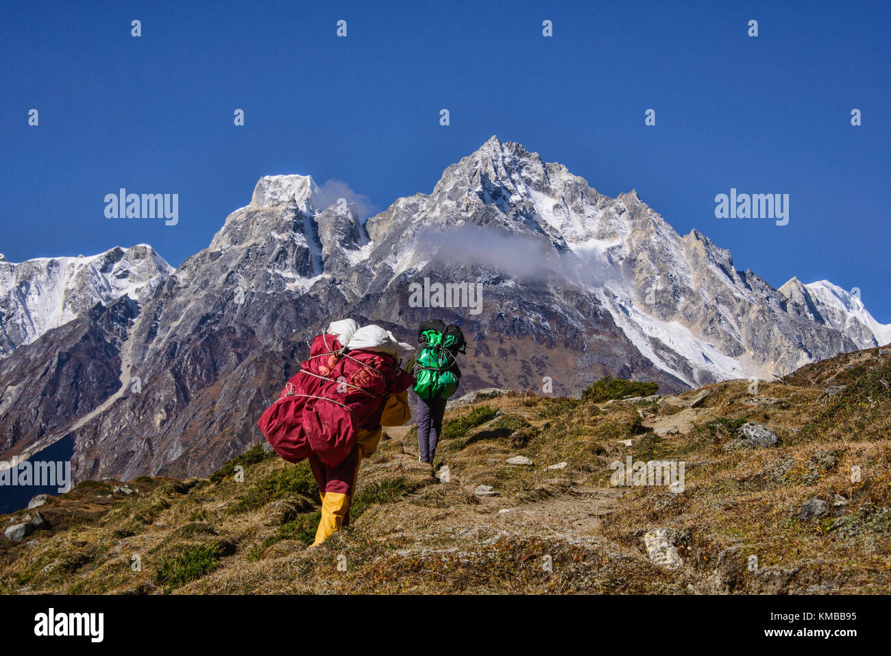 Trekking to the Larkya La Pass on the Manaslu Circuit, Nepal Stock ...