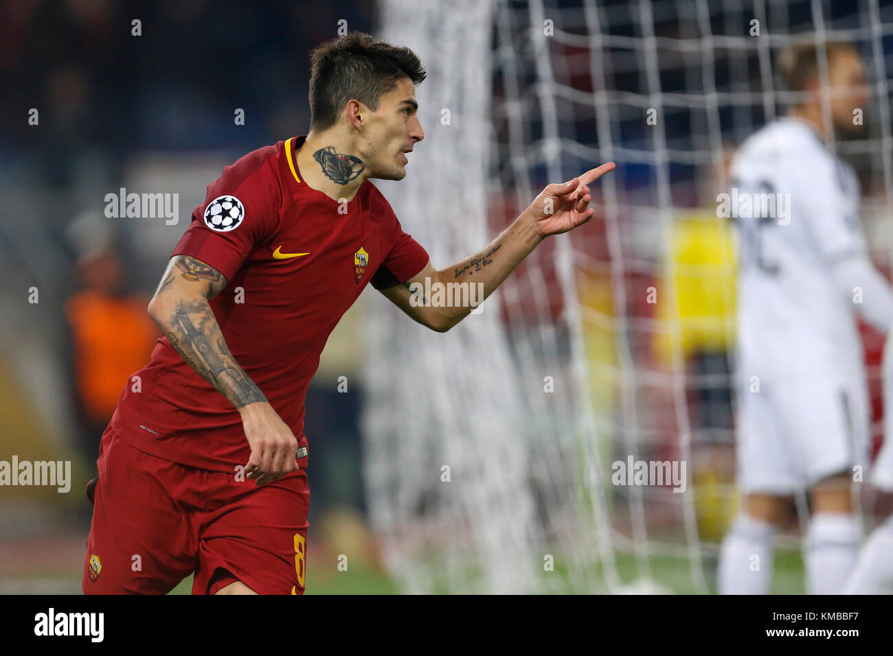 Rome, Italy. 05th Dec, 2017. Diego Perotti of Roma celebrates after ...