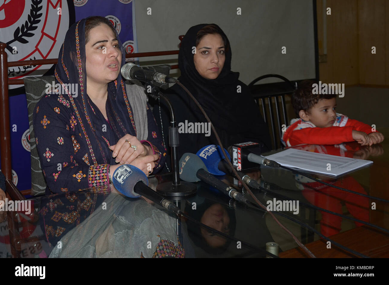 Lahore, Pakistan. 06th Dec, 2017. Pakistani former member provincial ...