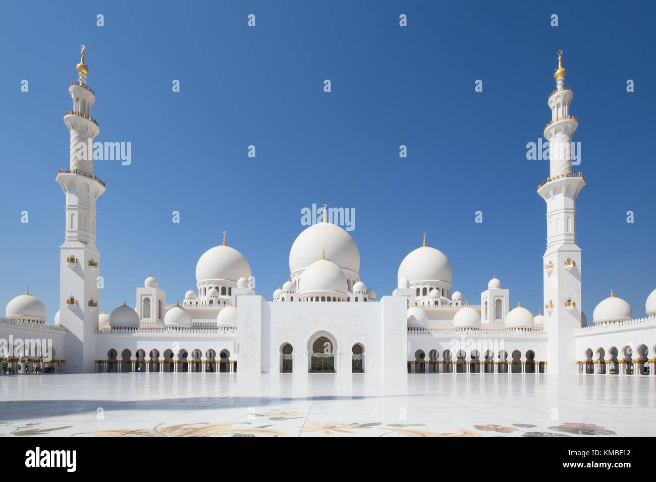 Famous Sheikh Zayed mosque in Abu Dhabi, United Arab Emirates Stock ...