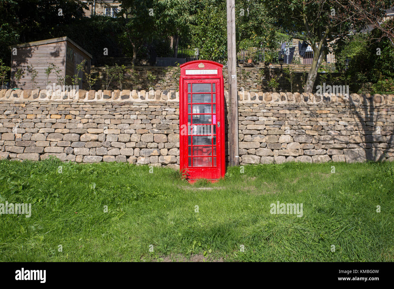 Vintage phonebox hi-res stock photography and images - Alamy