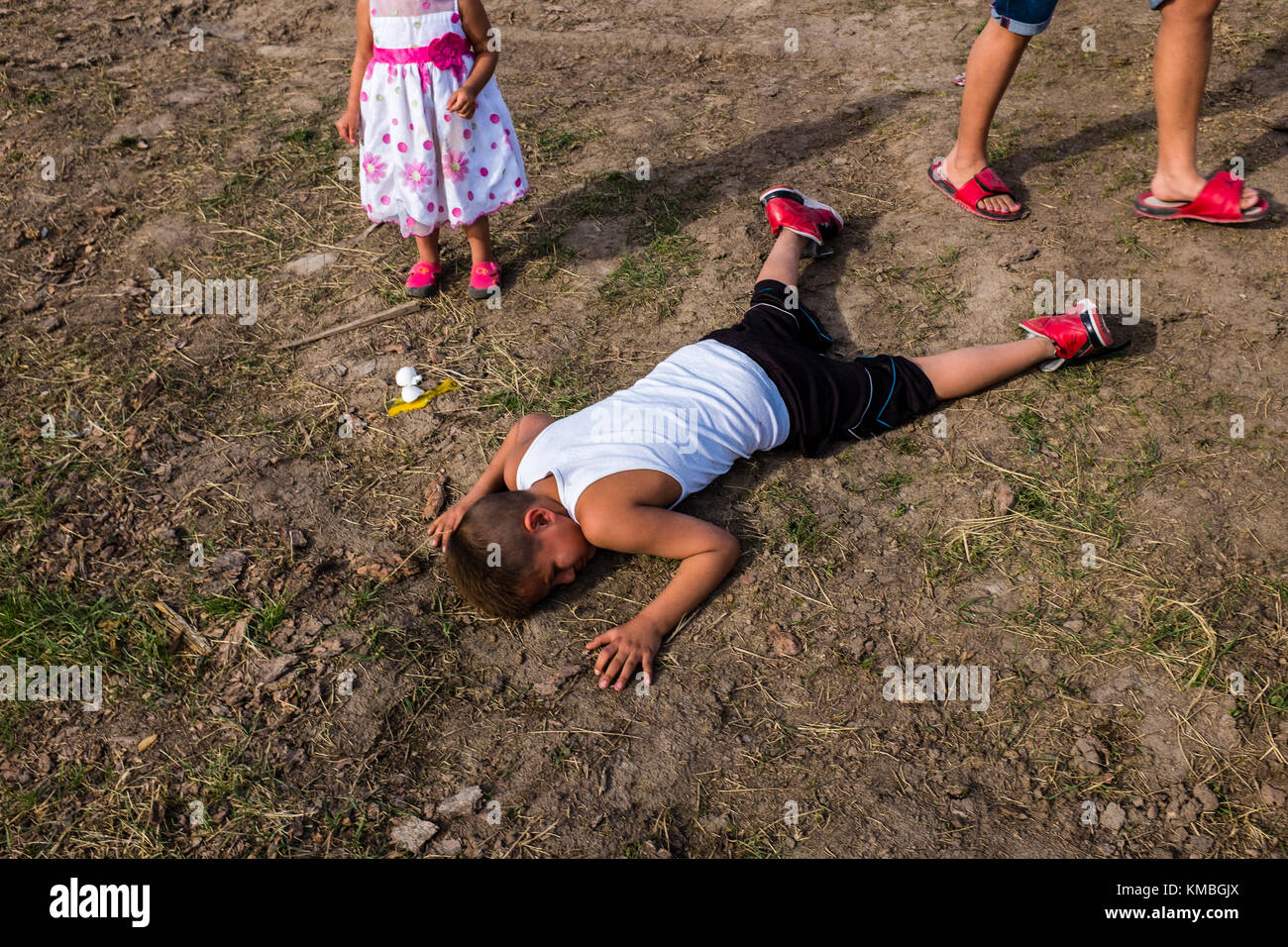 Egg toss game hi-res stock photography and images - Alamy