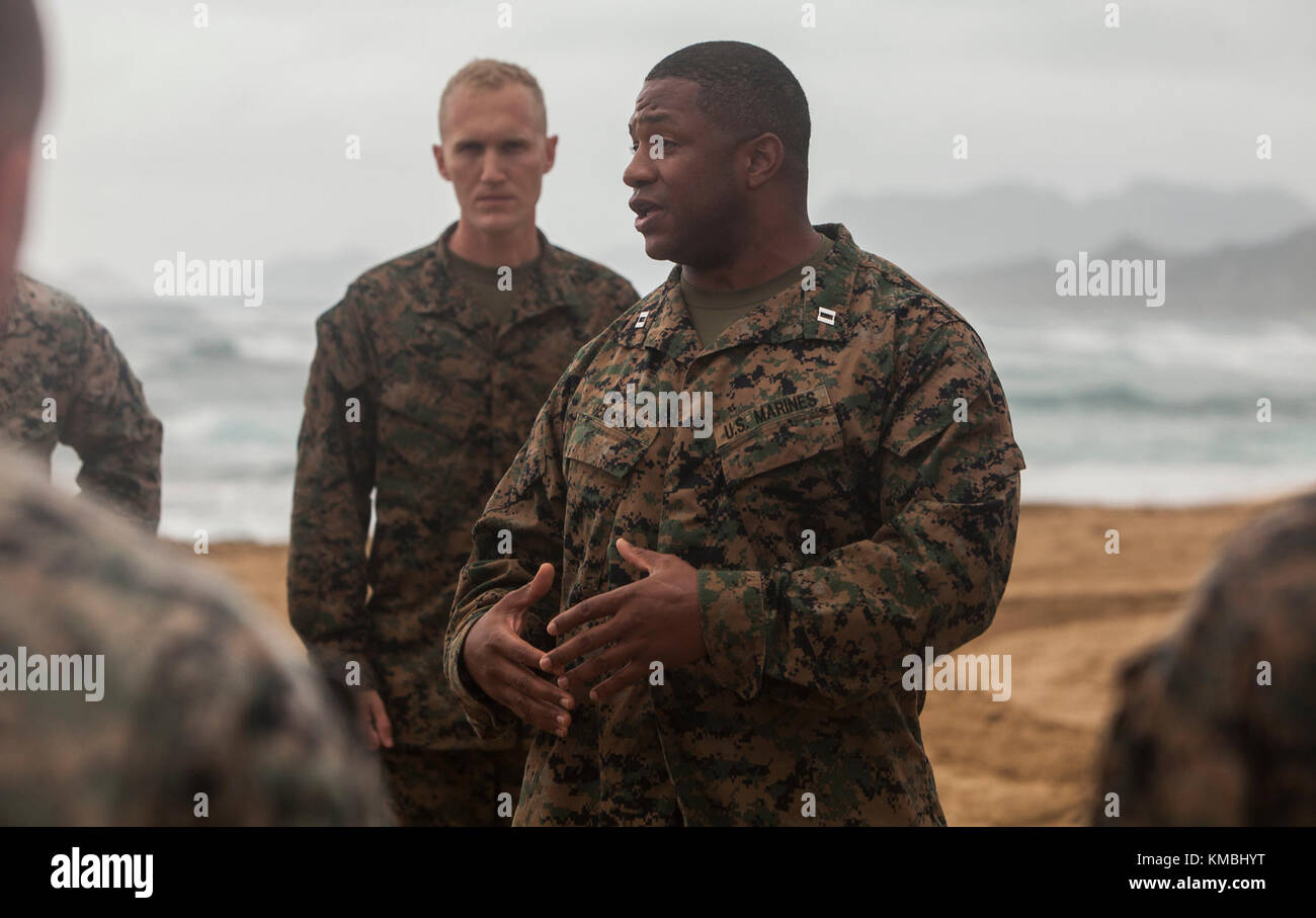 Capt Marques Henderson A Communications Officer With 3rd Radio Battalion Instructs U S capt-marques-henderson-a-communications-officer-with-3rd-radio-battalion-instructs-u-s