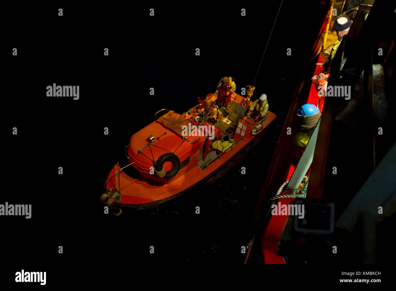 Sailors assigned to Unmanned Undersea Vehicle Squadron 1 (UUVRON 1 ...