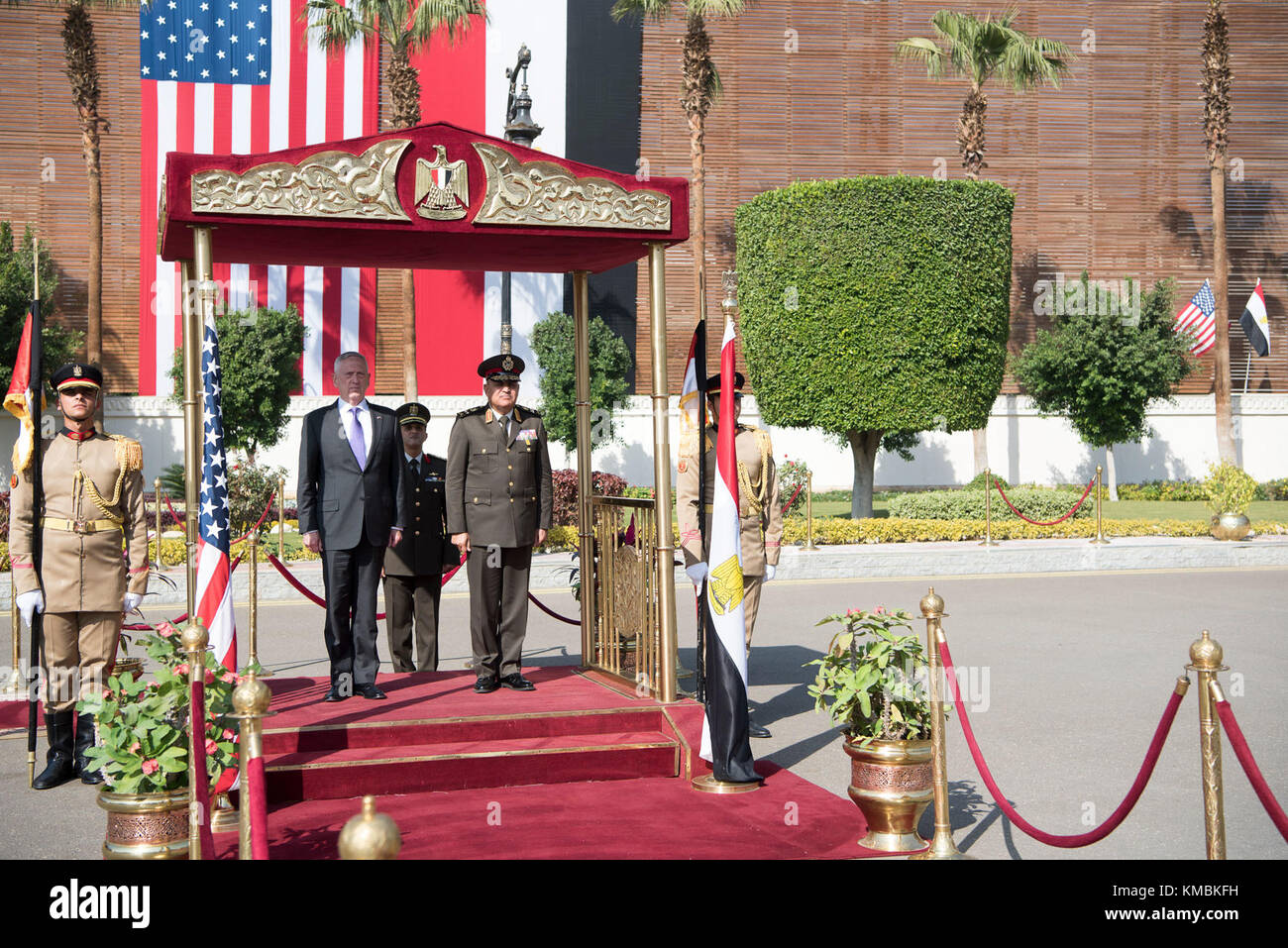 South africa minister of defense hi-res stock photography and images ...