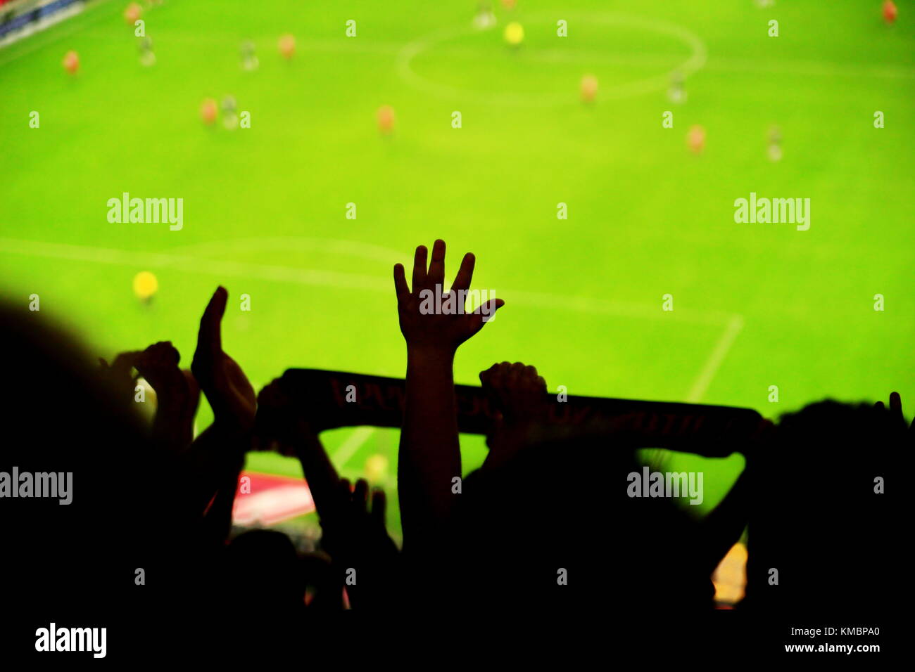 Spectators fans football Stock Photo - Alamy