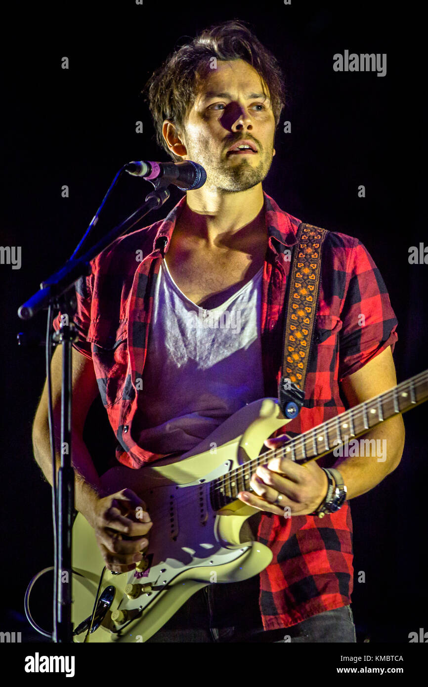 The British-Australian surf rock band Sunset Sons performs a live ...