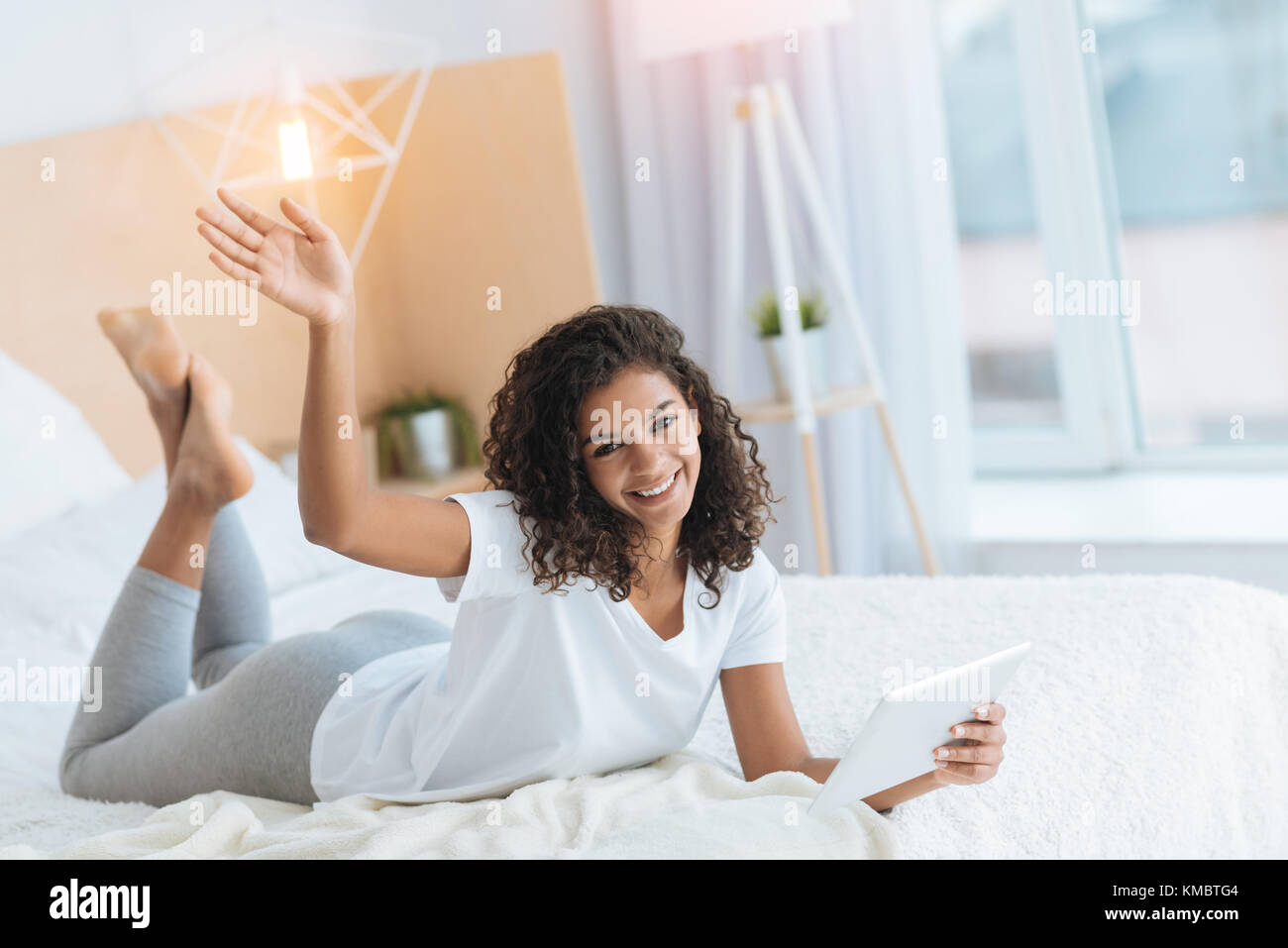 Girl waving hi-res stock photography and images - Alamy