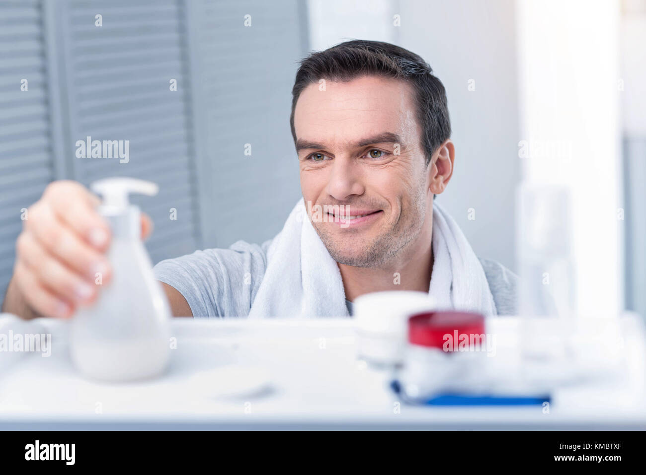 Daily routine preparing hi-res stock photography and images - Alamy