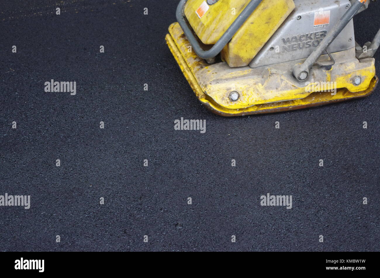 road works tarmac asphalt Stock Photo - Alamy