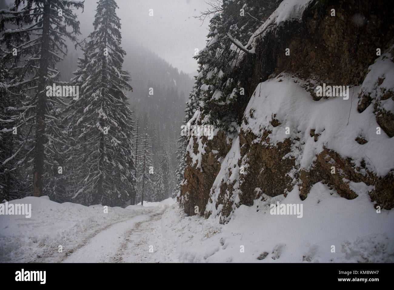 Winter landscape in Romania Stock Photo - Alamy