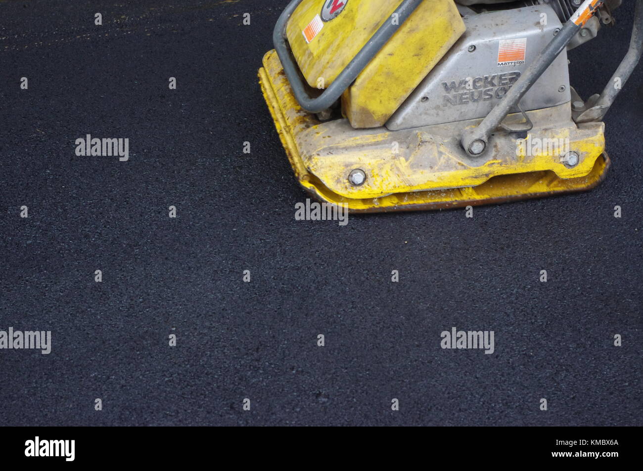 road works tarmac asphalt Stock Photo - Alamy