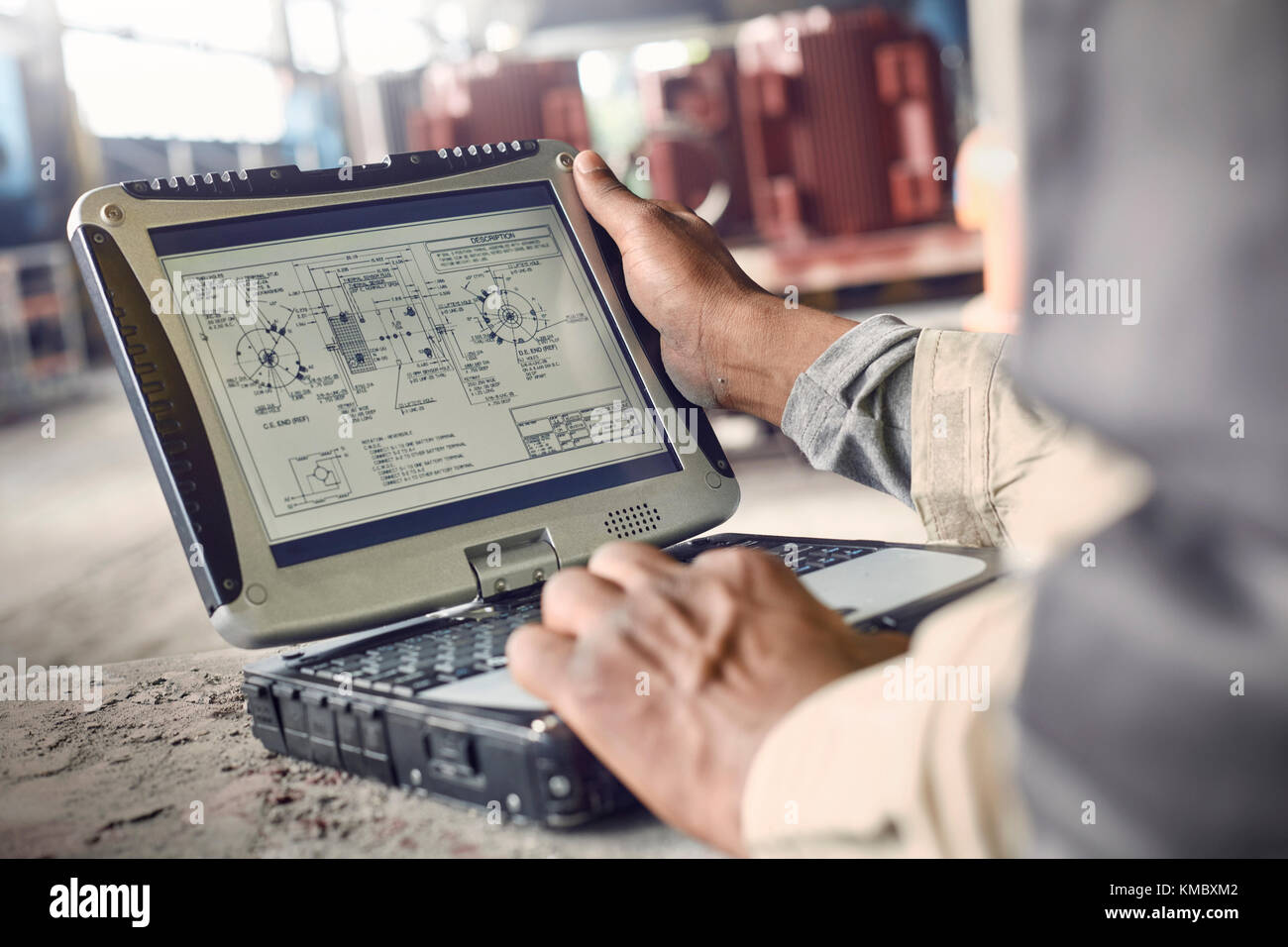Manufacturing laptop hi-res stock photography and images - Alamy