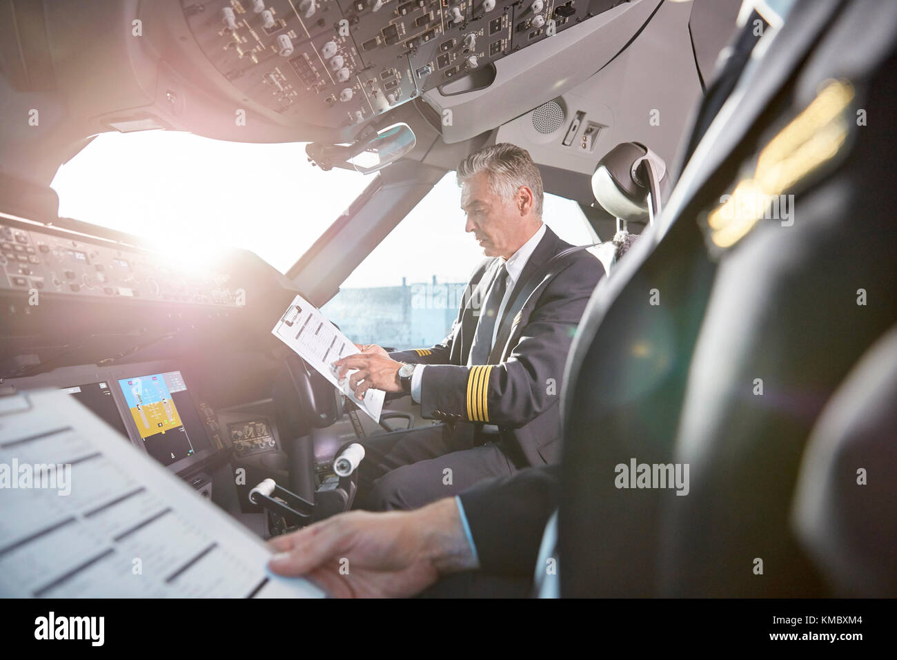 Pilots cockpit view hi-res stock photography and images - Alamy
