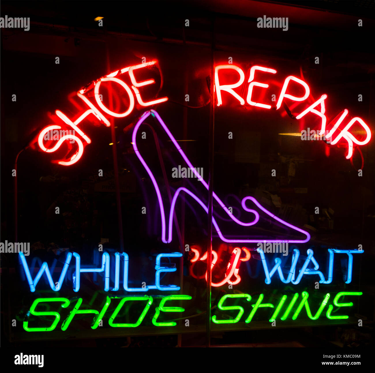 Shoe shine new york city hi-res stock photography and images - Alamy