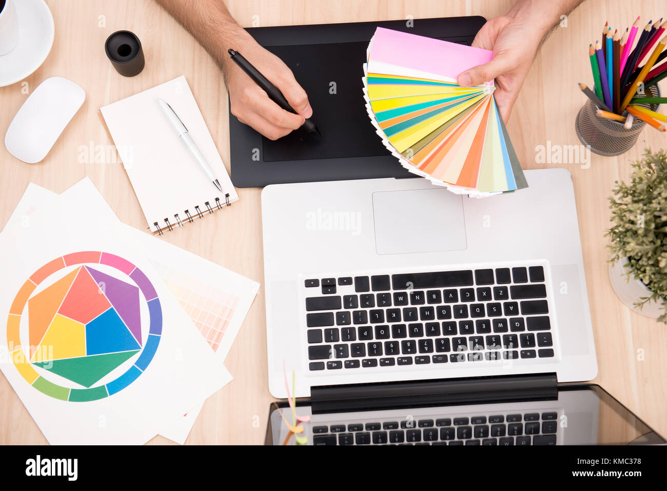 Designing chart computer hi-res stock photography and images - Alamy