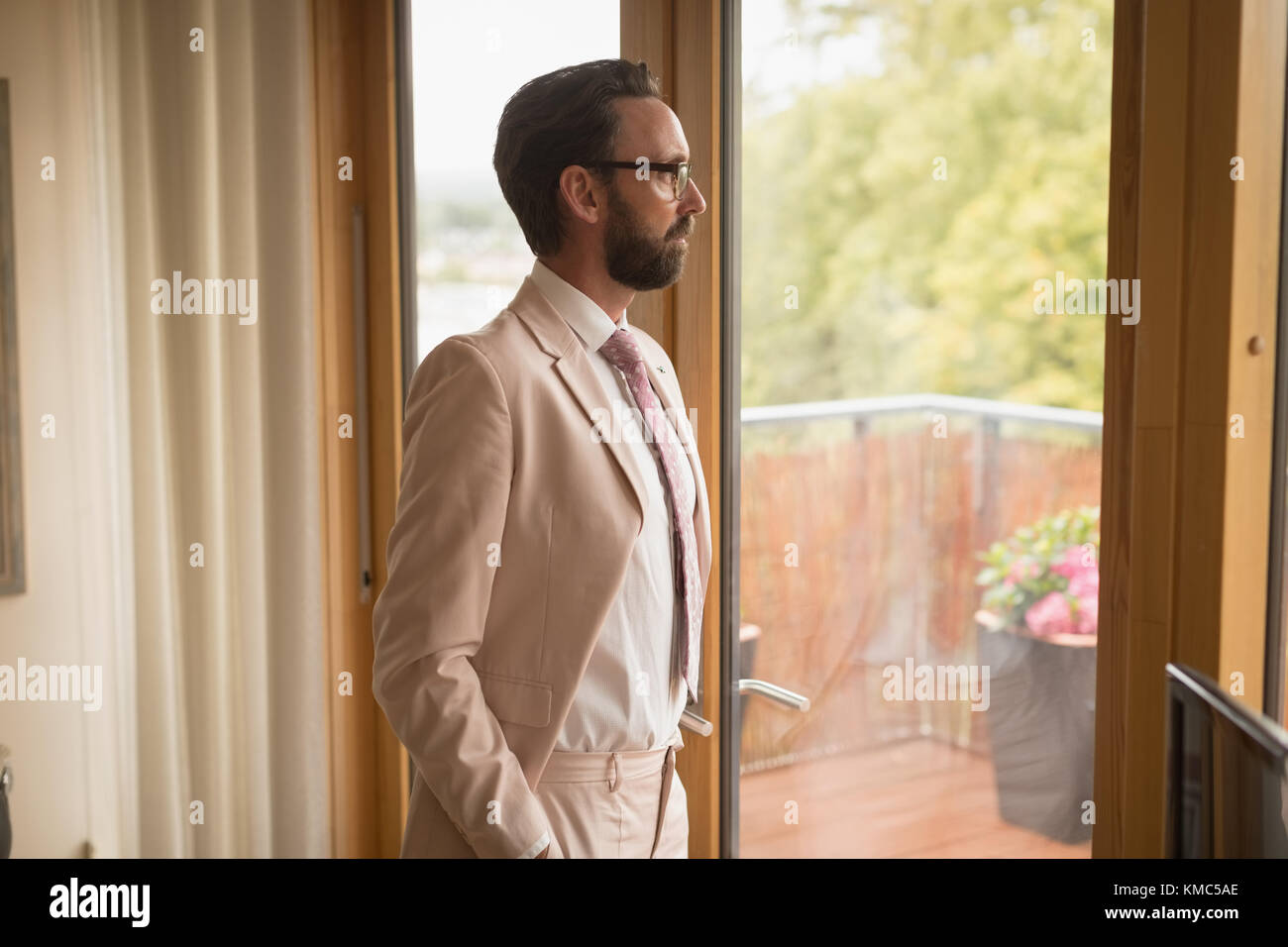 Full suit hi-res stock photography and images - Alamy