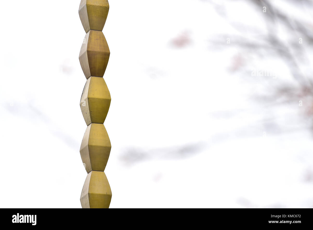 The Endless Column sculpture made by Constantin Brancusi in the memory ...