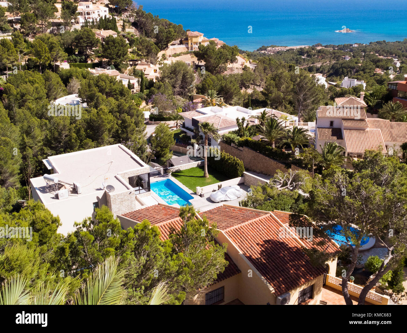 Tarp pool hi-res stock photography and images - Alamy