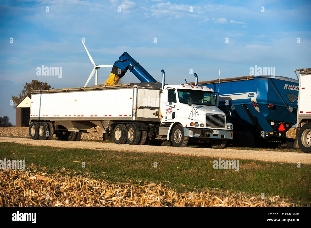 Grain hopper hi-res stock photography and images - Alamy