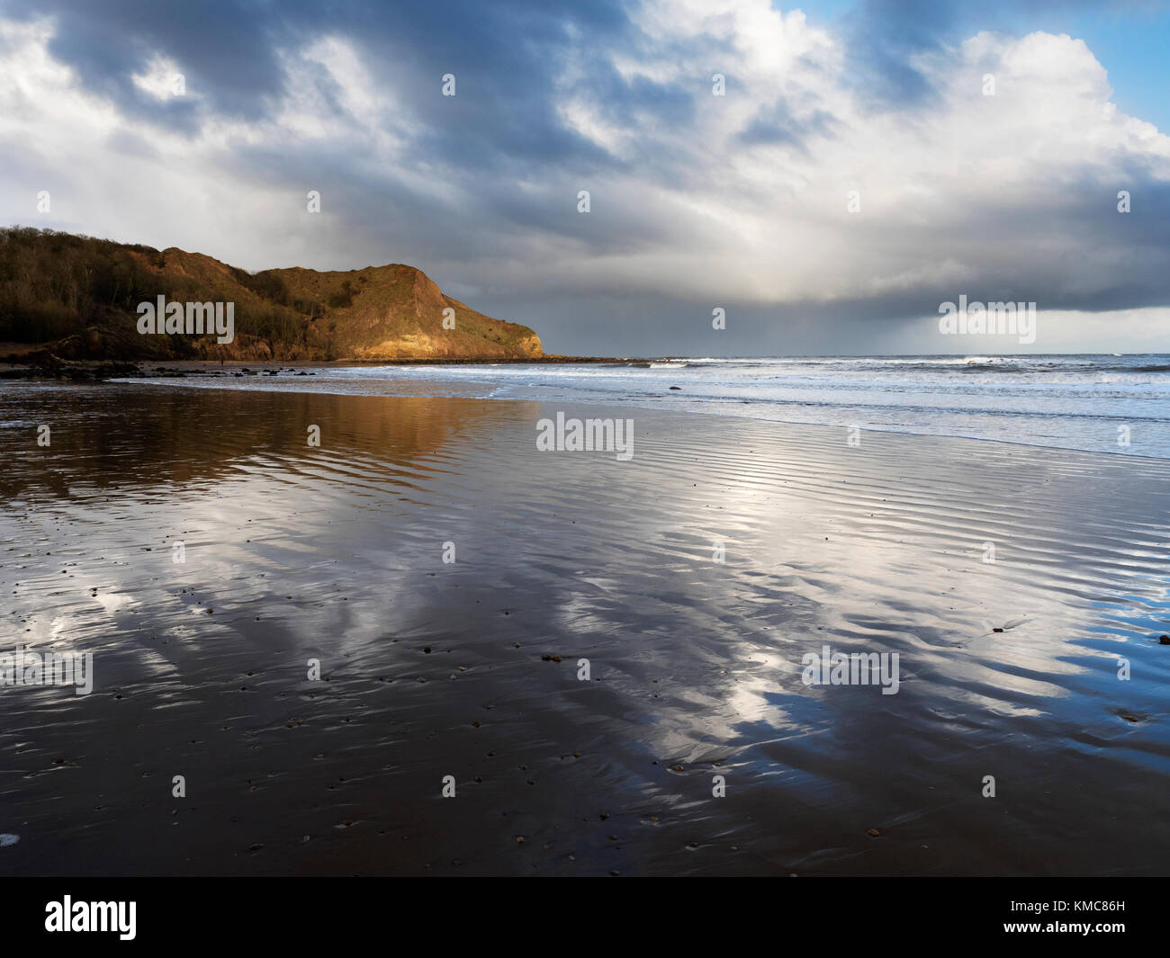 Beach cayton bay yorkshire hi-res stock photography and images - Alamy