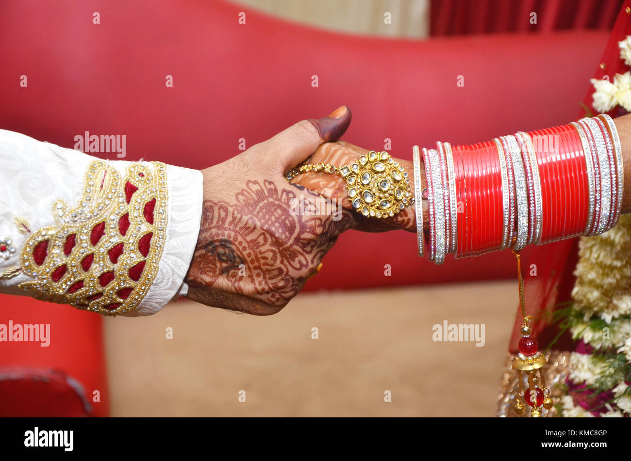 Indian Bride And Groom Hands Stock Photos & Indian Bride And Groom ...
