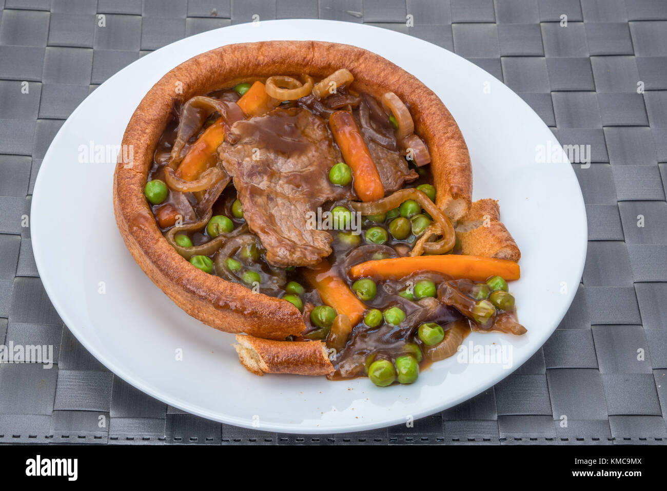Roast Beef Yorkshire Pudding High Resolution Stock Photography and ...