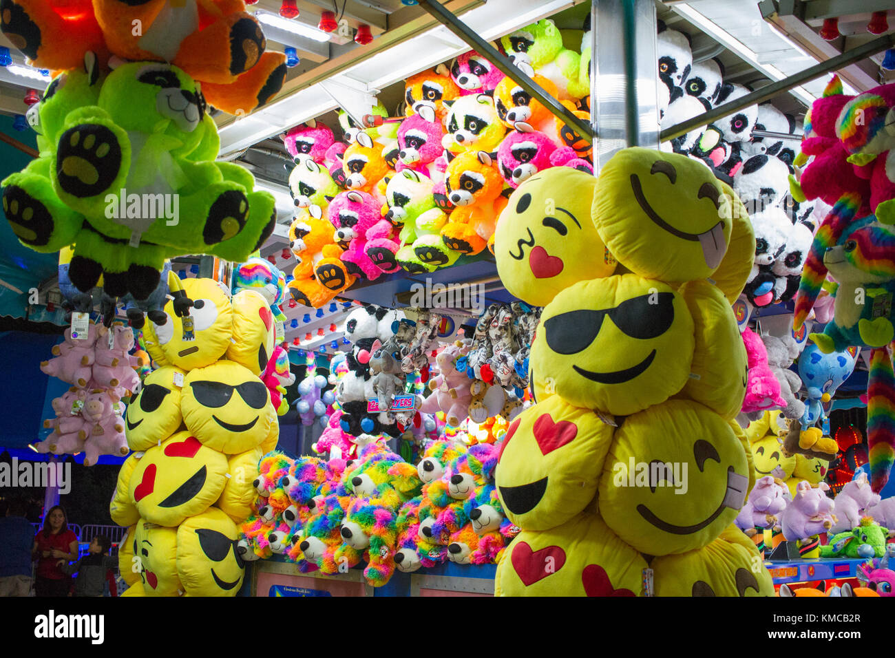 Carnival prizes hi-res stock photography and images - Alamy