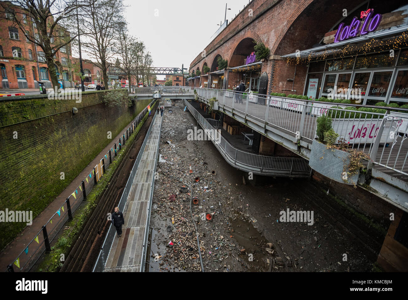 Rochdale Canal at Deansgate Locks Being Drained Of Rubbish And Litter ...