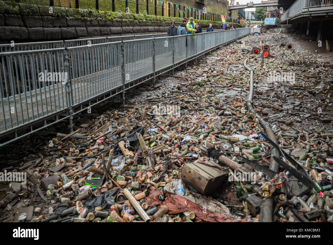 Rochdale Canal at Deansgate Locks Being Drained Of Rubbish And Litter ...