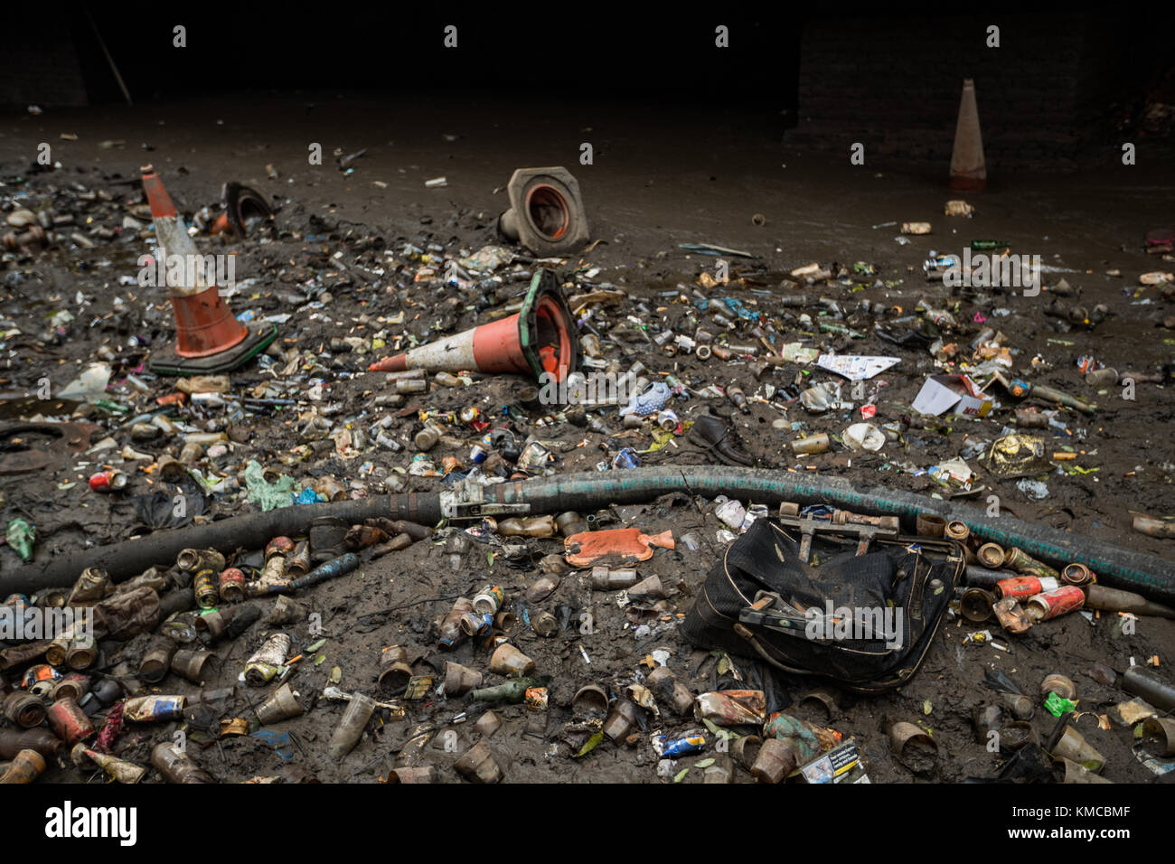 Rochdale Canal at Deansgate Locks Being Drained Of Rubbish And Litter ...
