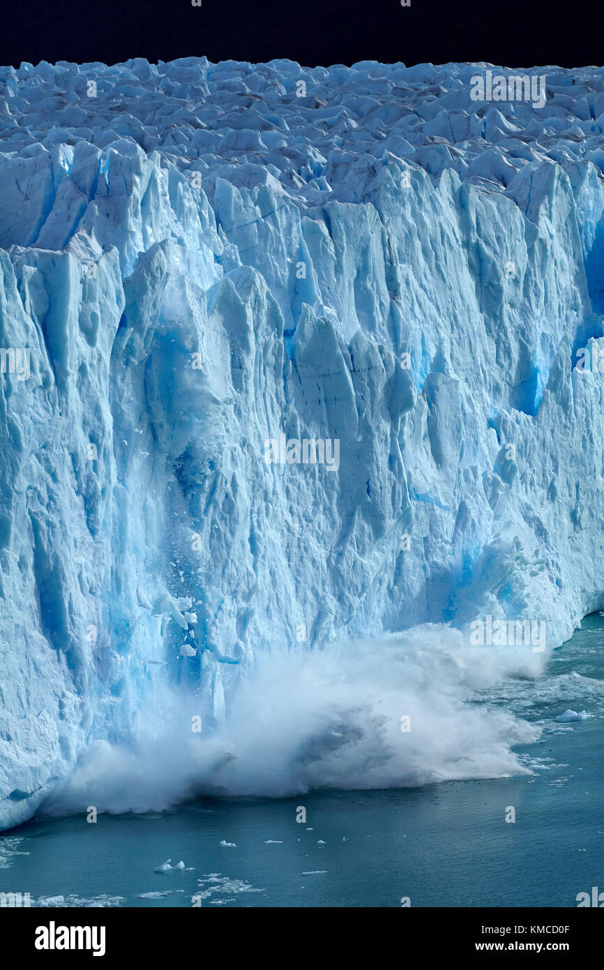 Ice breaking off the terminal face of Perito Moreno Glacier, Parque ...