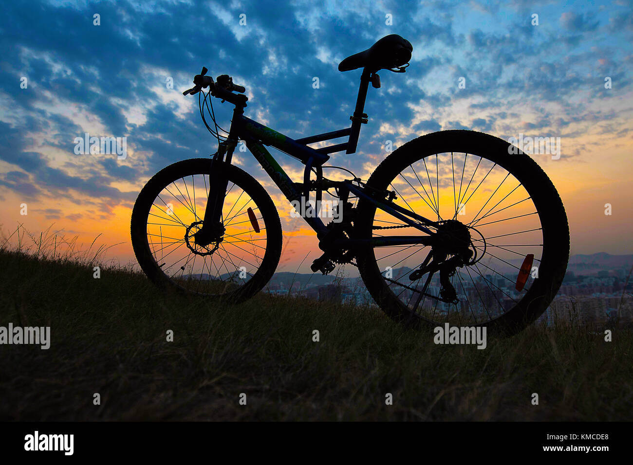 Gear cycle hi-res stock photography and images - Alamy