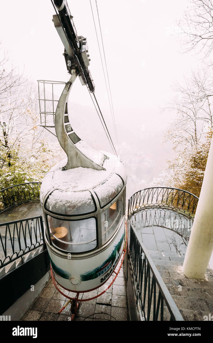 Suspended road hi-res stock photography and images - Alamy