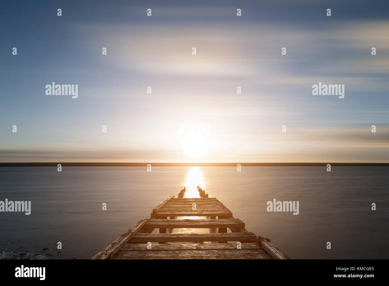 Jurassic coast dorset sunrise fleet hi-res stock photography and images ...