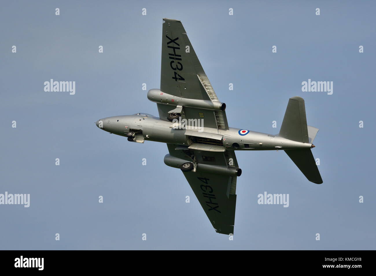 English electric canberra jet xh134 hi-res stock photography and images ...