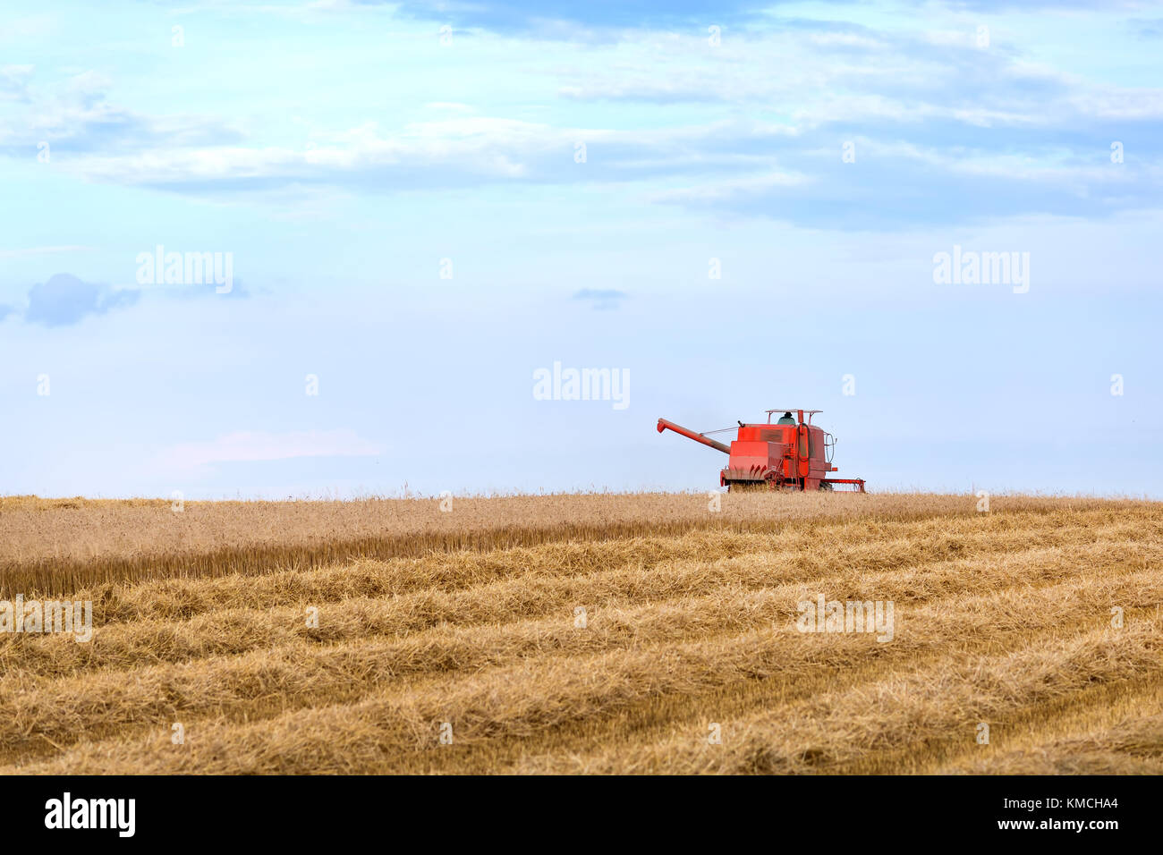 Red combine hi-res stock photography and images - Alamy
