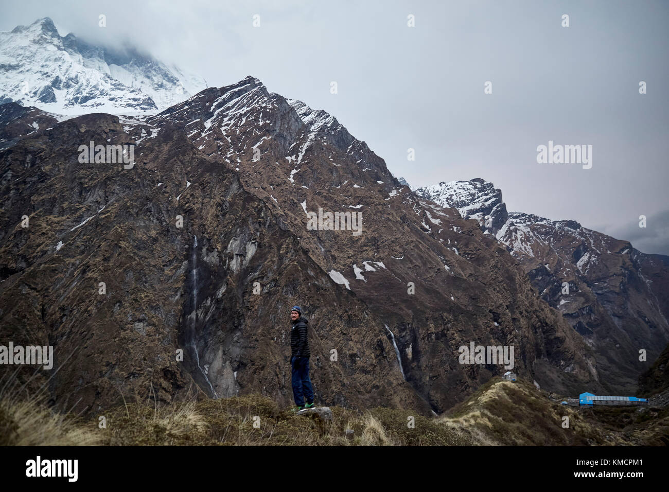 Night time trek in the himalayas with a headtorch Stock Photo - Alamy