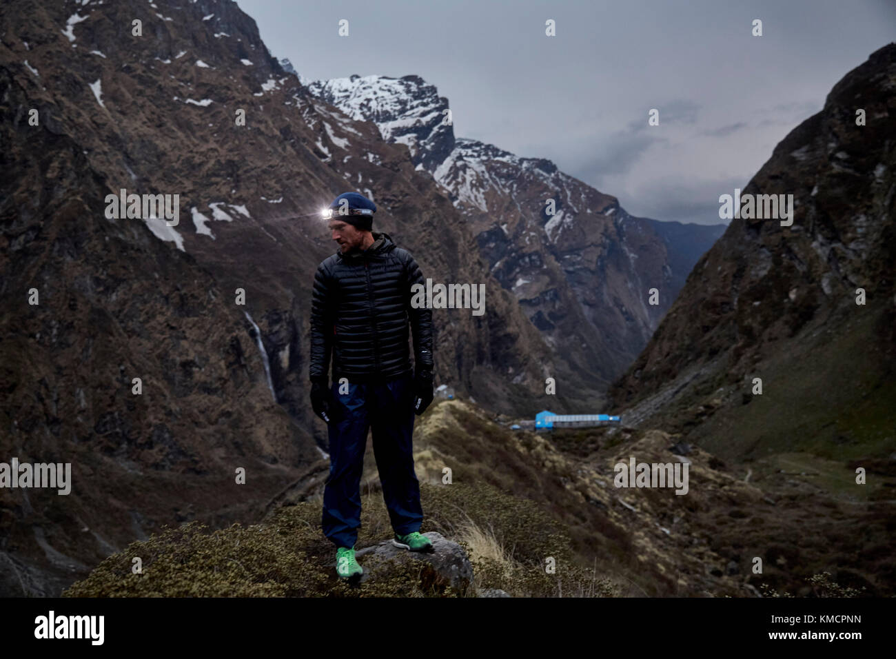 Trek in the himalayas hi-res stock photography and images - Alamy