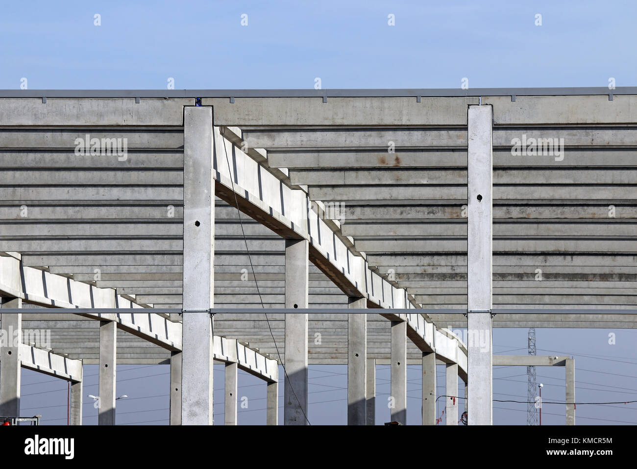 Large steel frame warehouse construction hi-res stock photography and ...