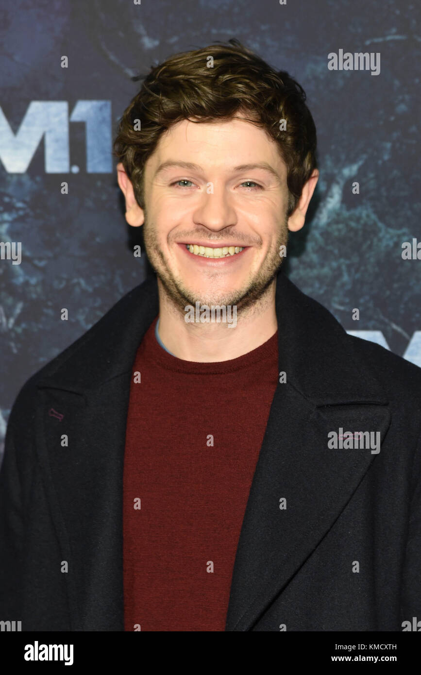 Berlin, Deutschland. 04th Dec, 2017. Iwan Rheon at the premiere of the ...